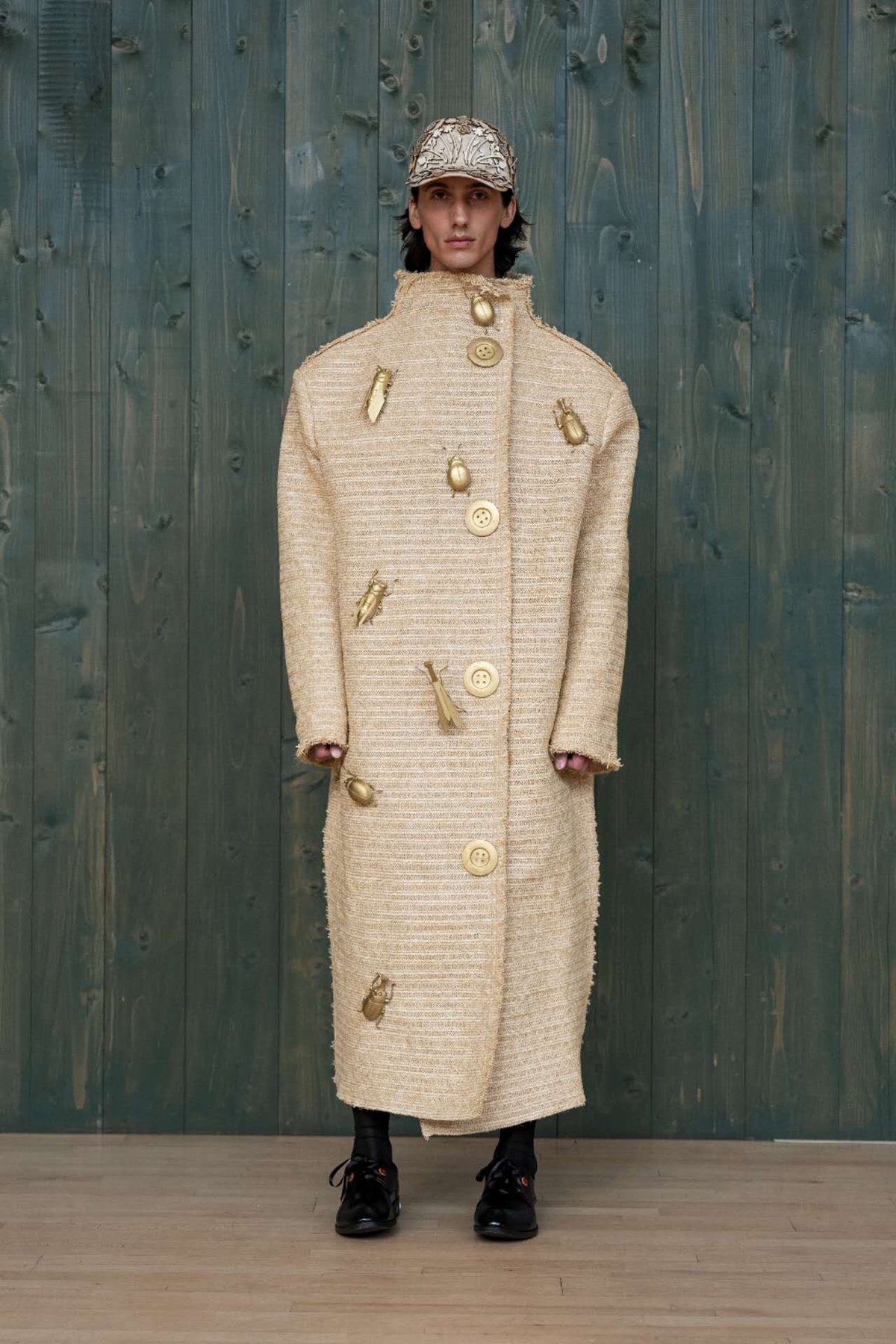 Maggie Wang SS25 Gold Insect-Embroidered Coat - maggiewang.net